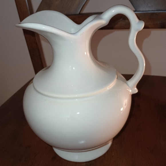 Haeger | Accents | Haeger Pottery Usa Elegant Cream Vase Pitcher 474 7 ...